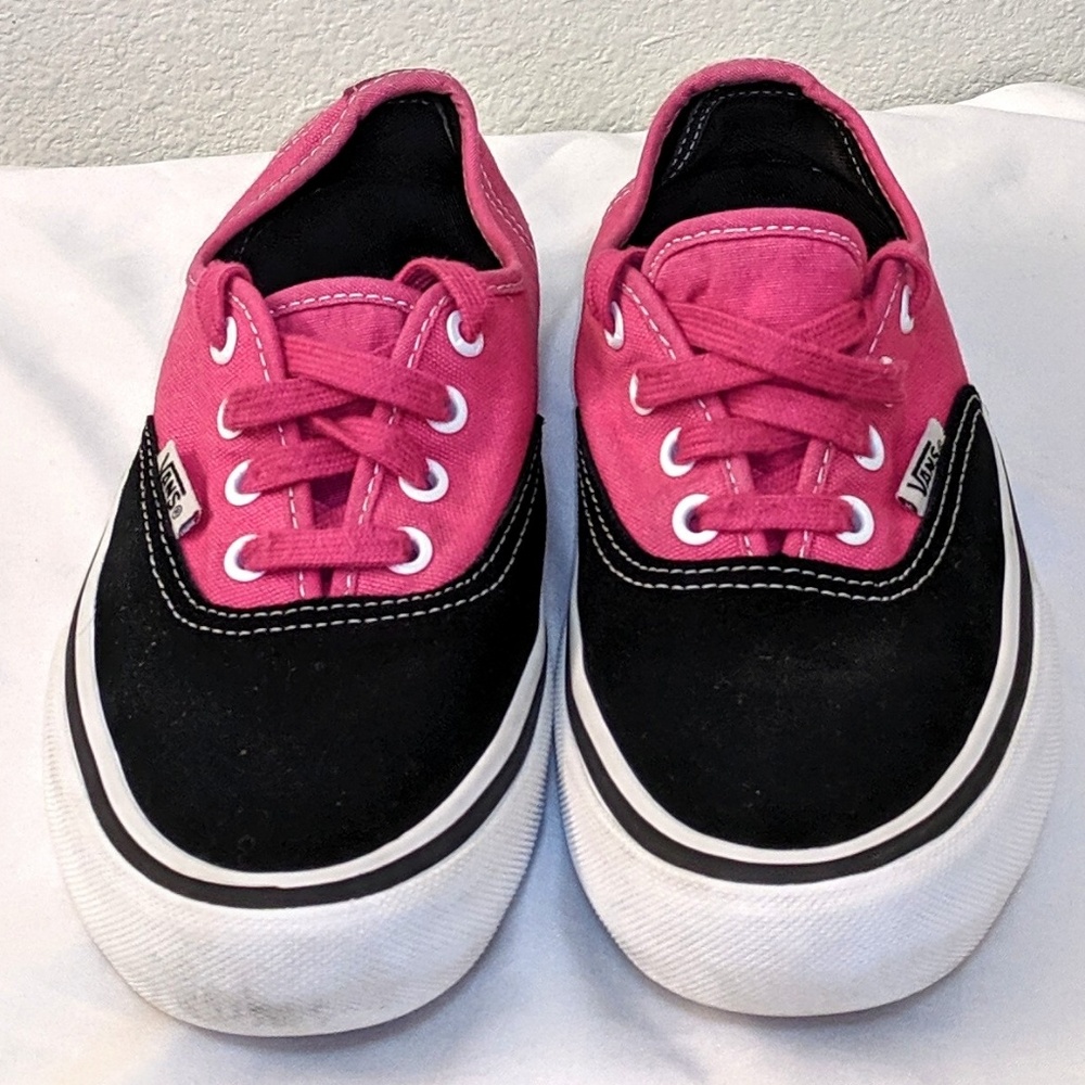 Vans Pro Black/Magenta Skateboard Sneakers - Gem